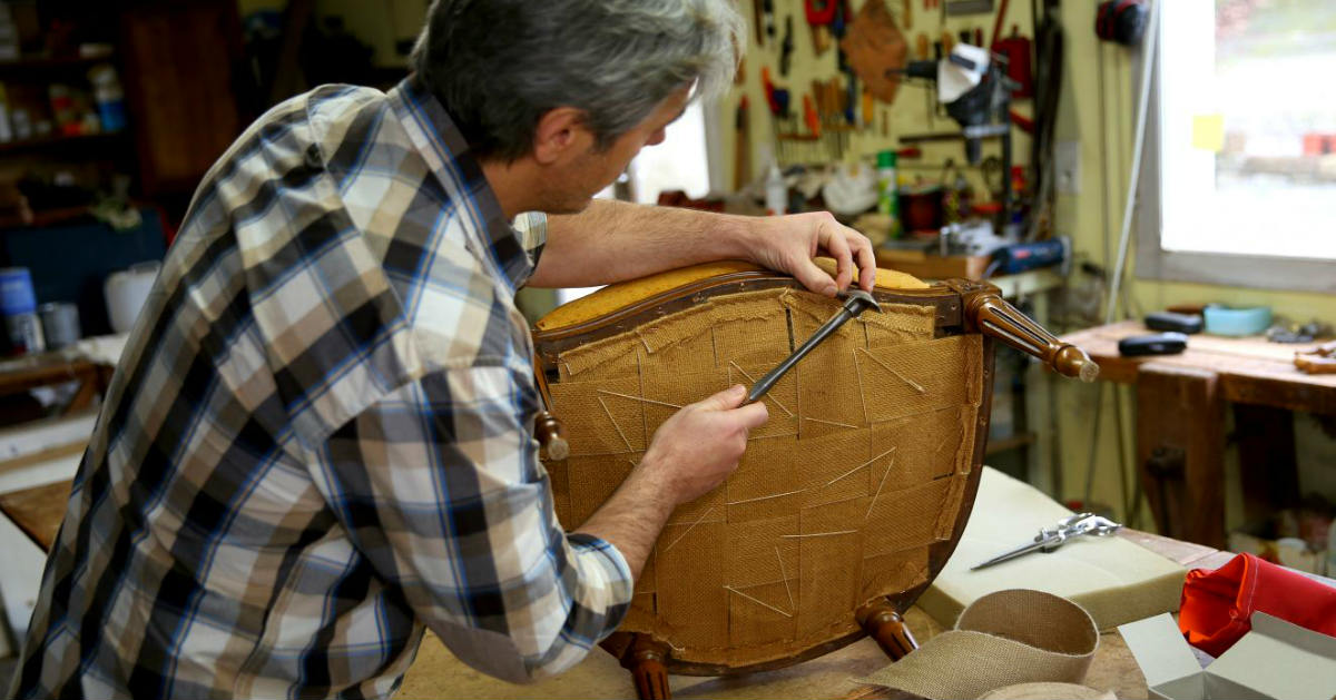 Que tal consertar em vez de comprar um objeto novo?